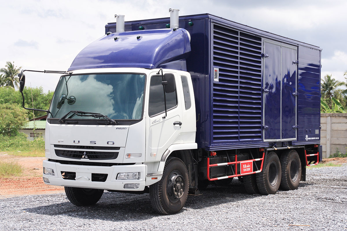 Mobile Generator Set 300 kW, 500 kW, 1000 kW - Piller